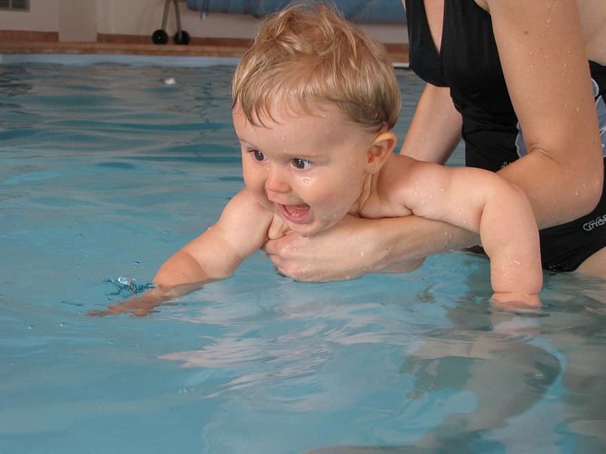 Sports aquatiques - Bébé nageur - sport.brussels